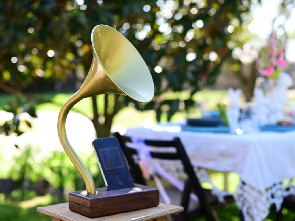 GRAMOFON MODERN – Amplificator acustic pentru smartphone - Kavasgil